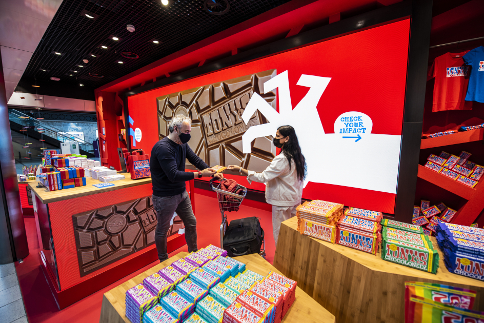 Tony Chocolonely opent winkel op Schiphol